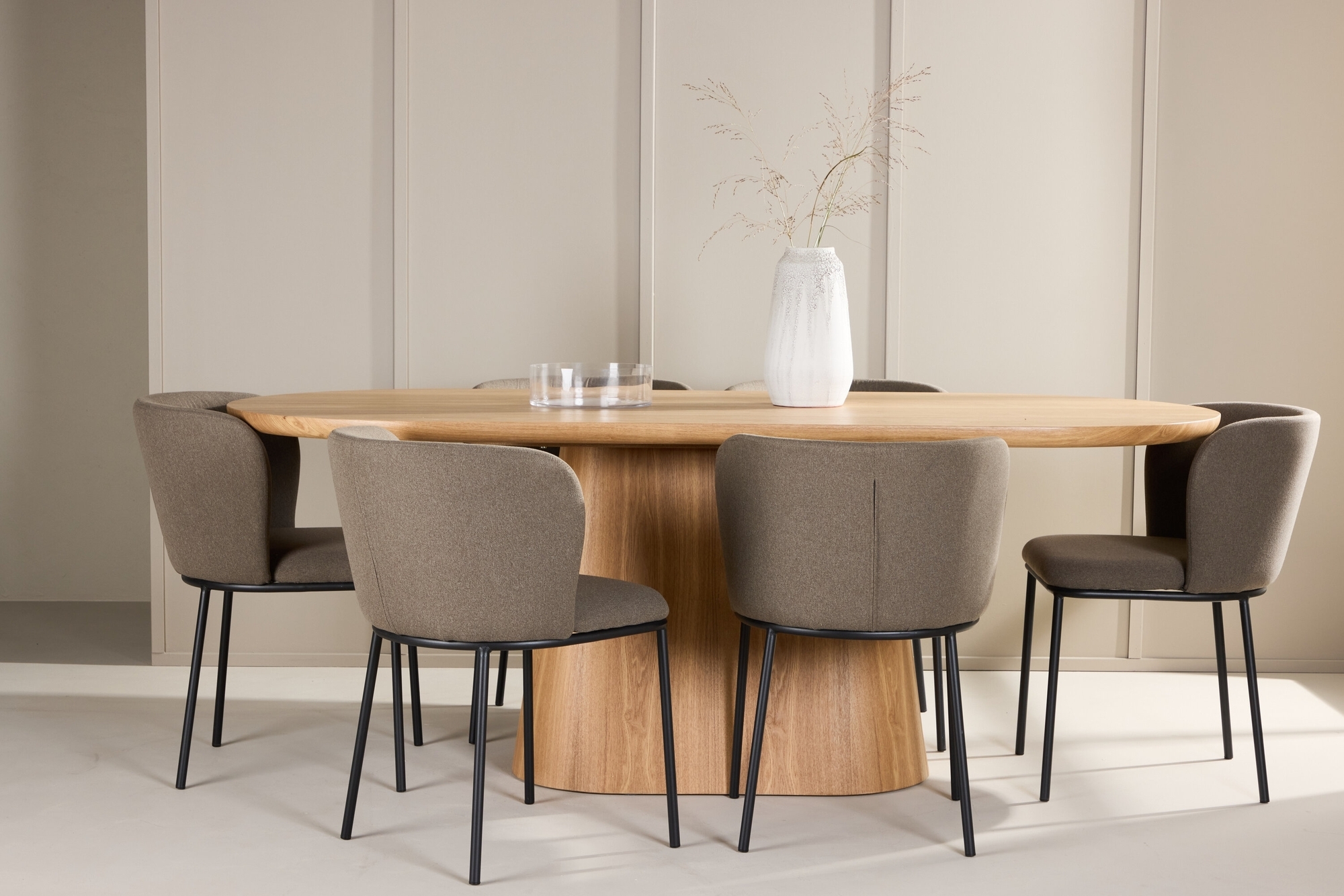 Matbord Stjärnö med 6 st Edina stolar - Brun/svart + 6.00 x Stolsdyna ...