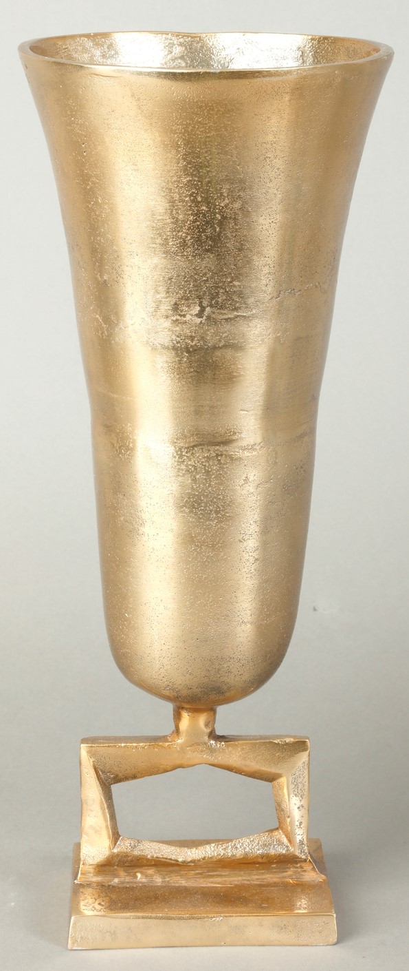 Vas i guldfärg - H54 cm - 699 kr - Inredningsdetaljer - Trendrum.se