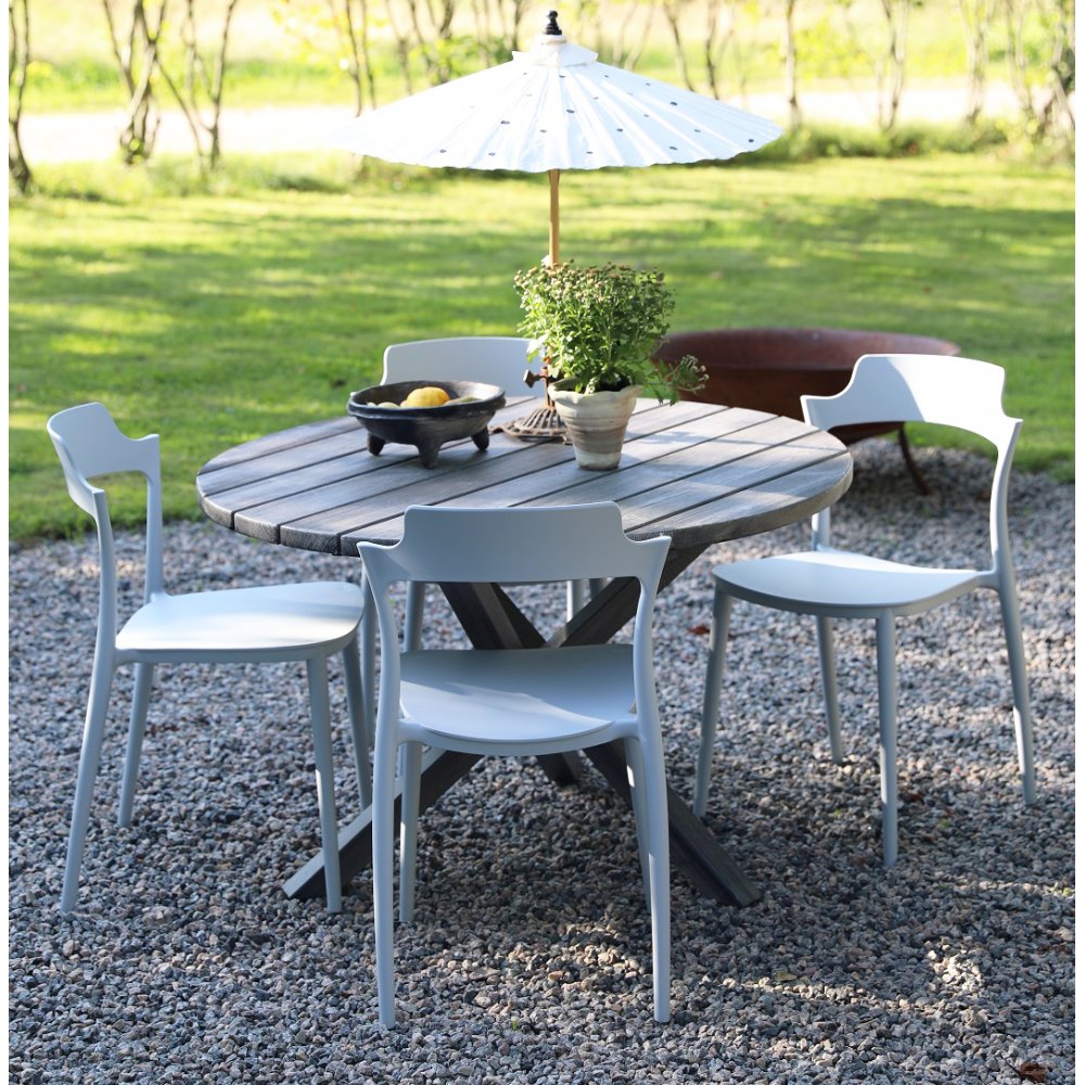 Matgrupp Scottsdale: Runt grått träbord inklusive 4 st Abbe stapelbara ...